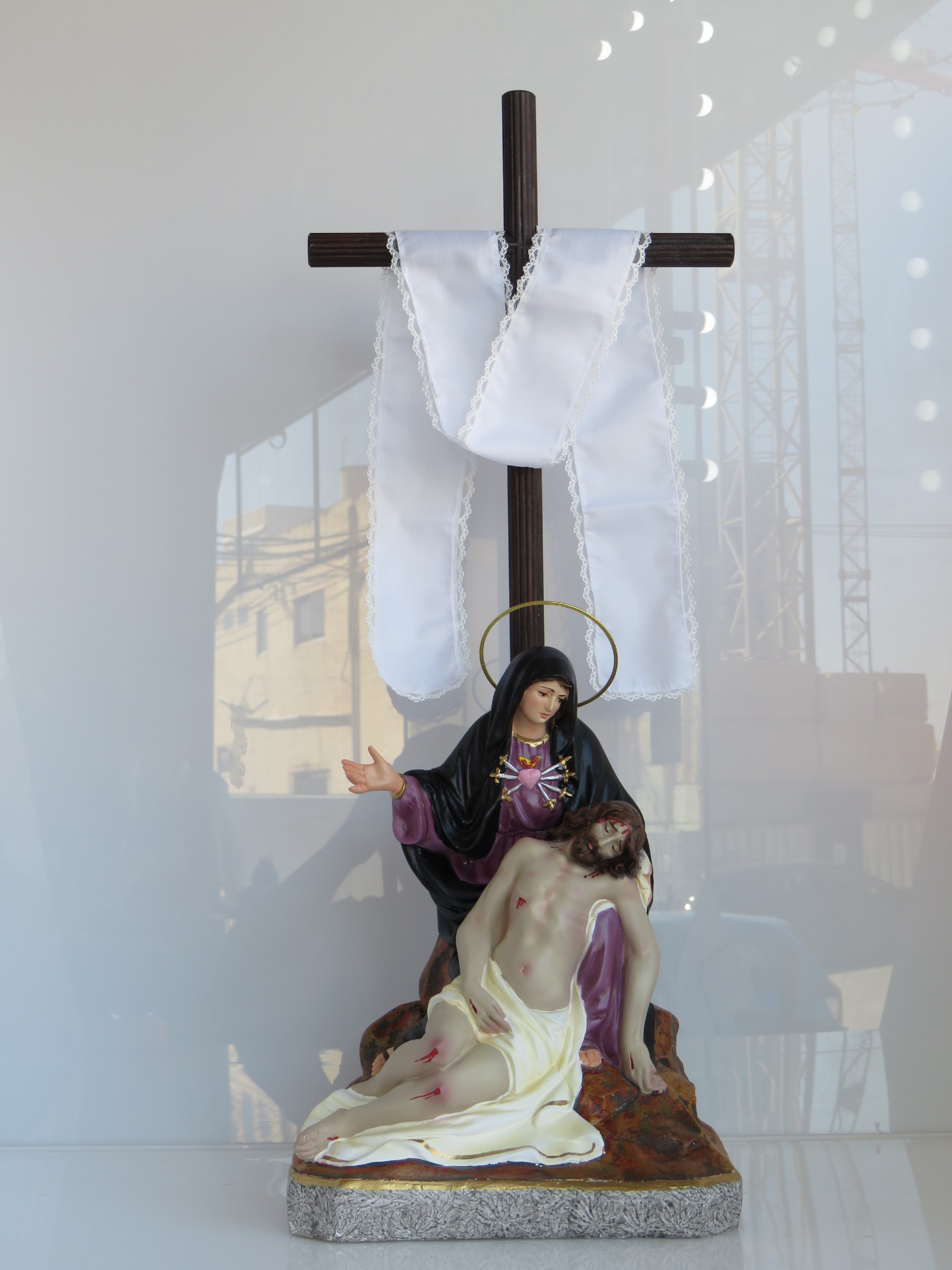 SPAIN GLASS EYES PIETA/DULURI 65CM - The Christmas Shop